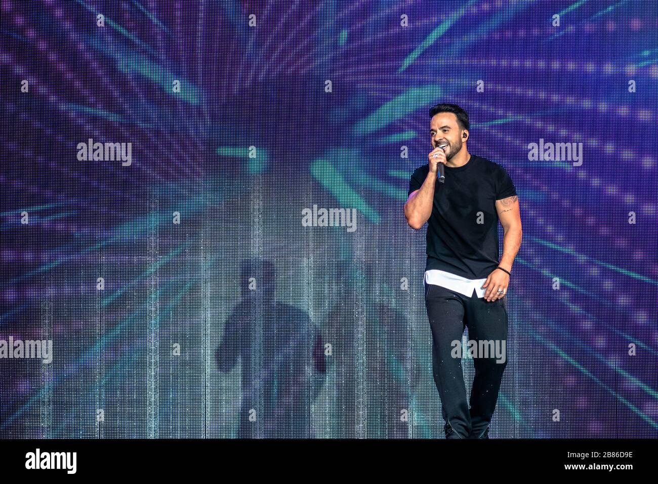 Orlando, Florida. March 13, 2020. Luis Fonsi singing in Mardi Gras ...