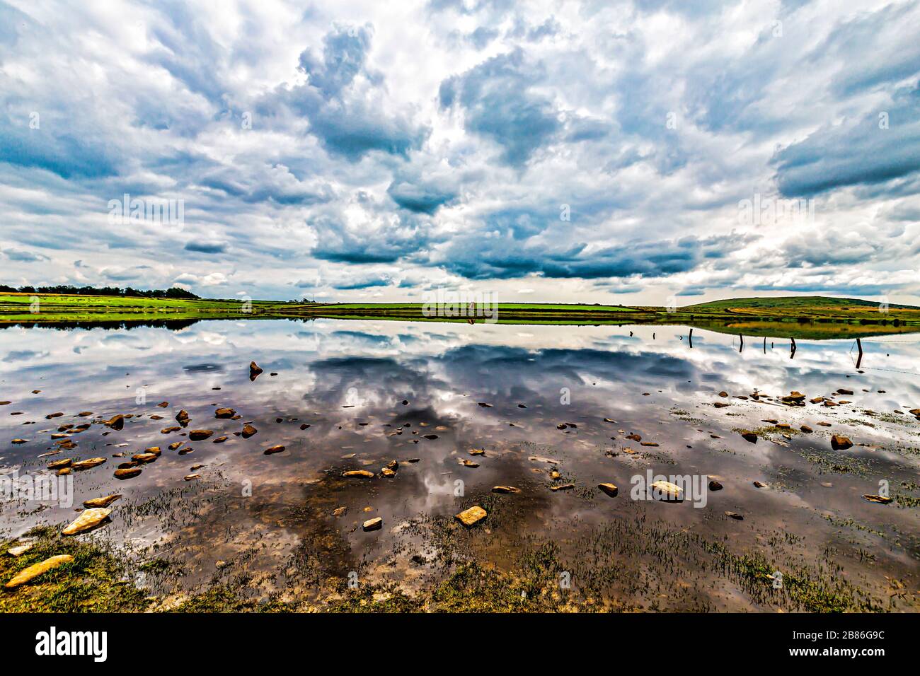 Dozmary pool bodmin moor hi-res stock photography and images - Alamy