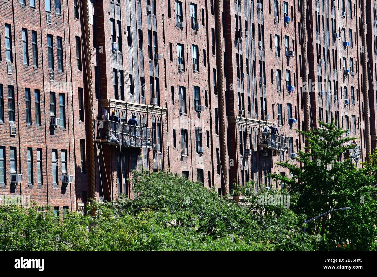 Largest brick building hi-res stock photography and images - Alamy