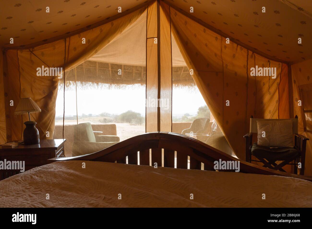 India tent safari hi-res stock photography and images - Alamy