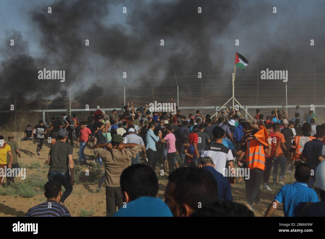 Gaza protests march of return in the border at the Israeil-Gaza border ...