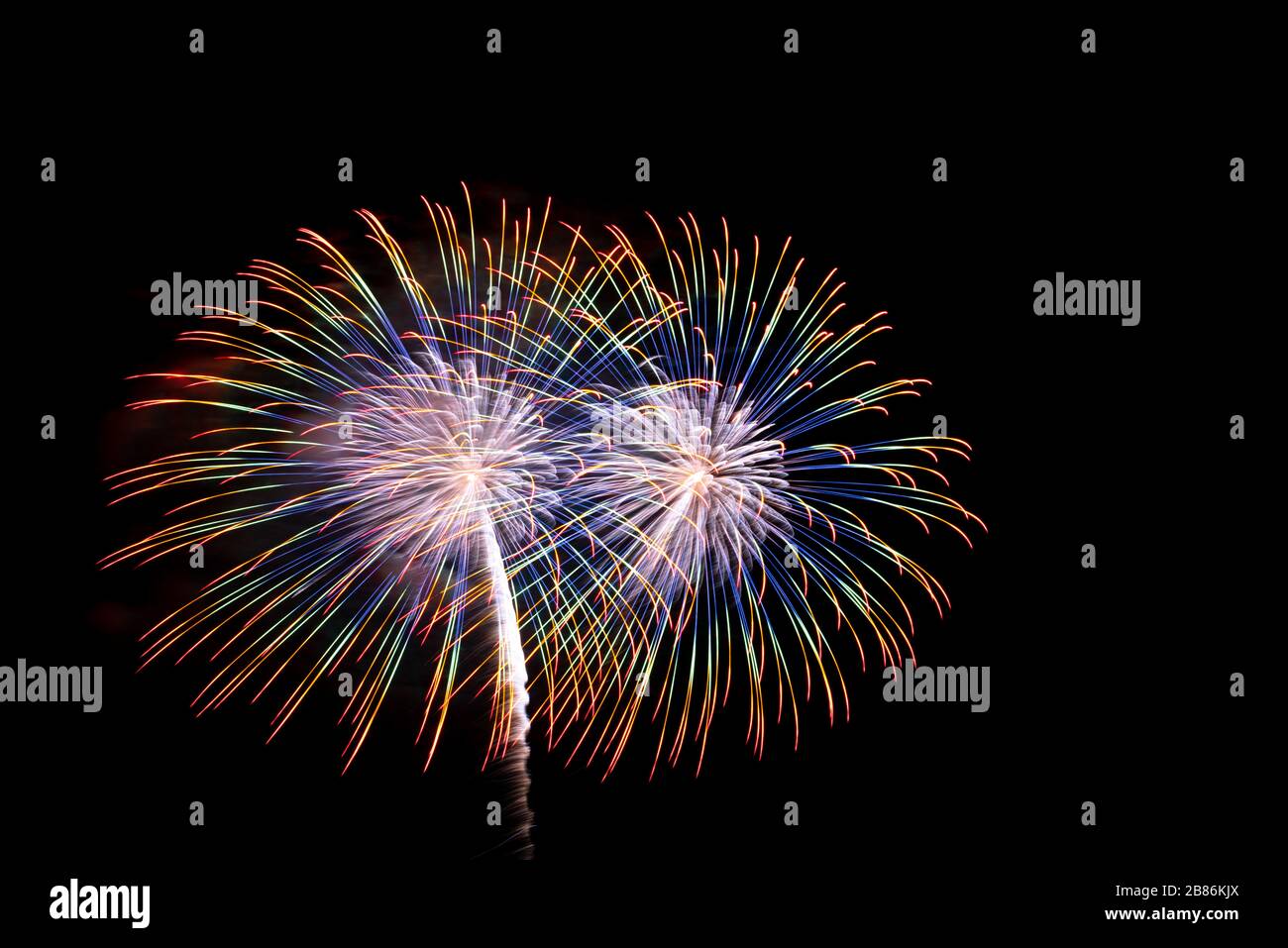 Solo fireworks hi-res stock photography and images - Alamy