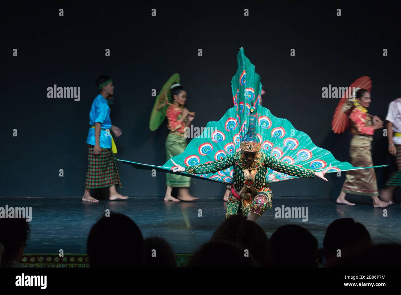Women of cambodia phnom penh hi-res stock photography and images - Alamy