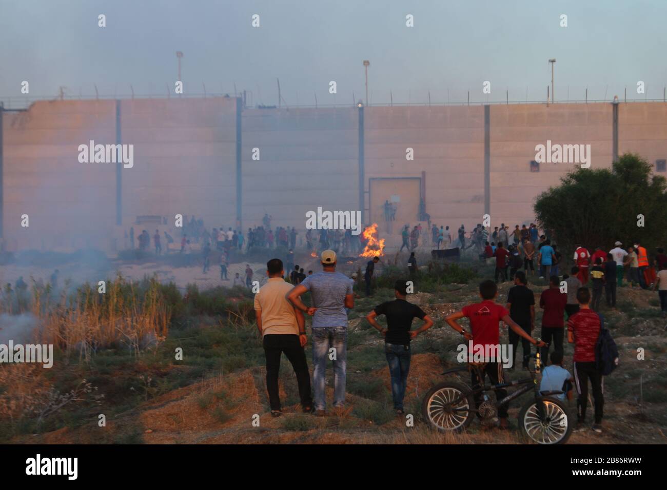 Gaza protests march of return in the border at the Israeil-Gaza border ...