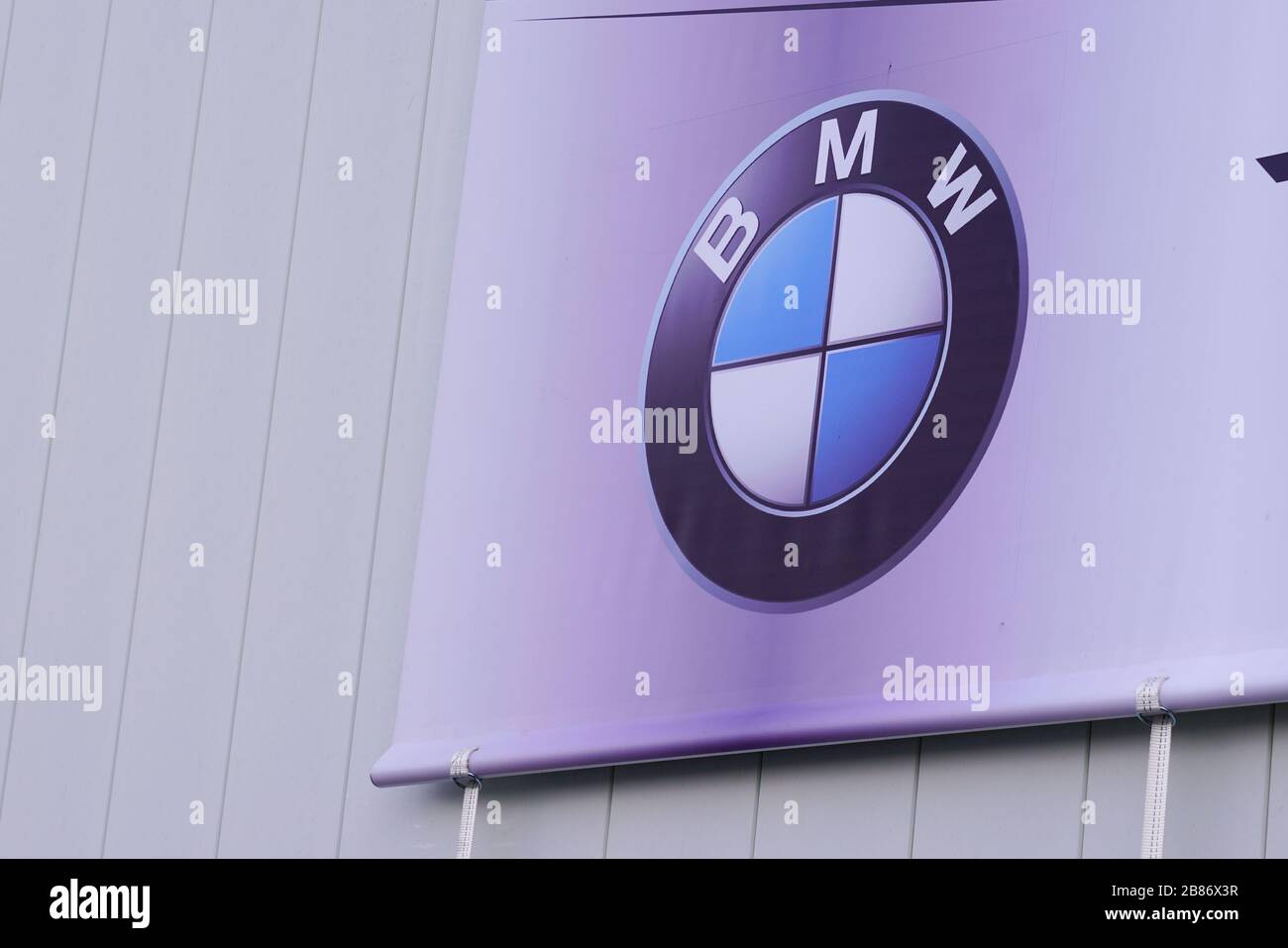Bmw dealership sign hi-res stock photography and images - Alamy