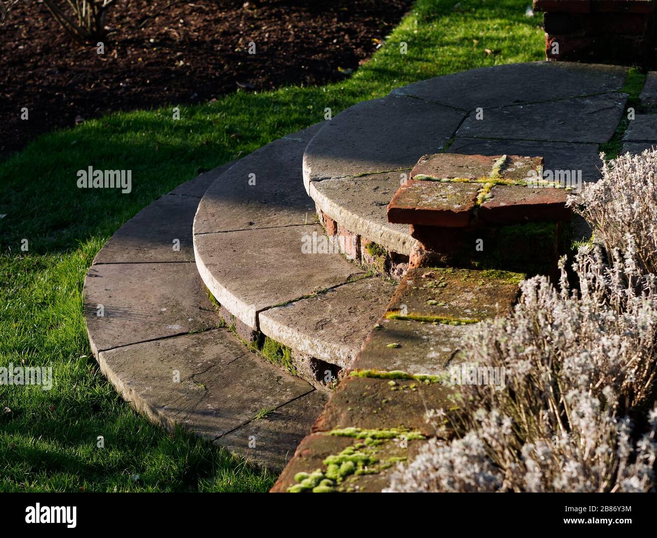 Round stone steps garden hi-res stock photography and images - Alamy