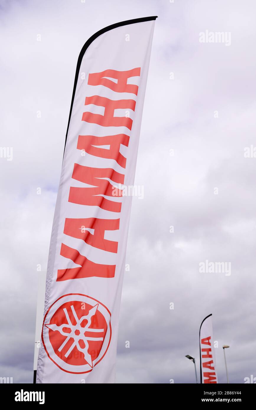 Yamaha logo sign symbol hi-res stock photography and images - Alamy