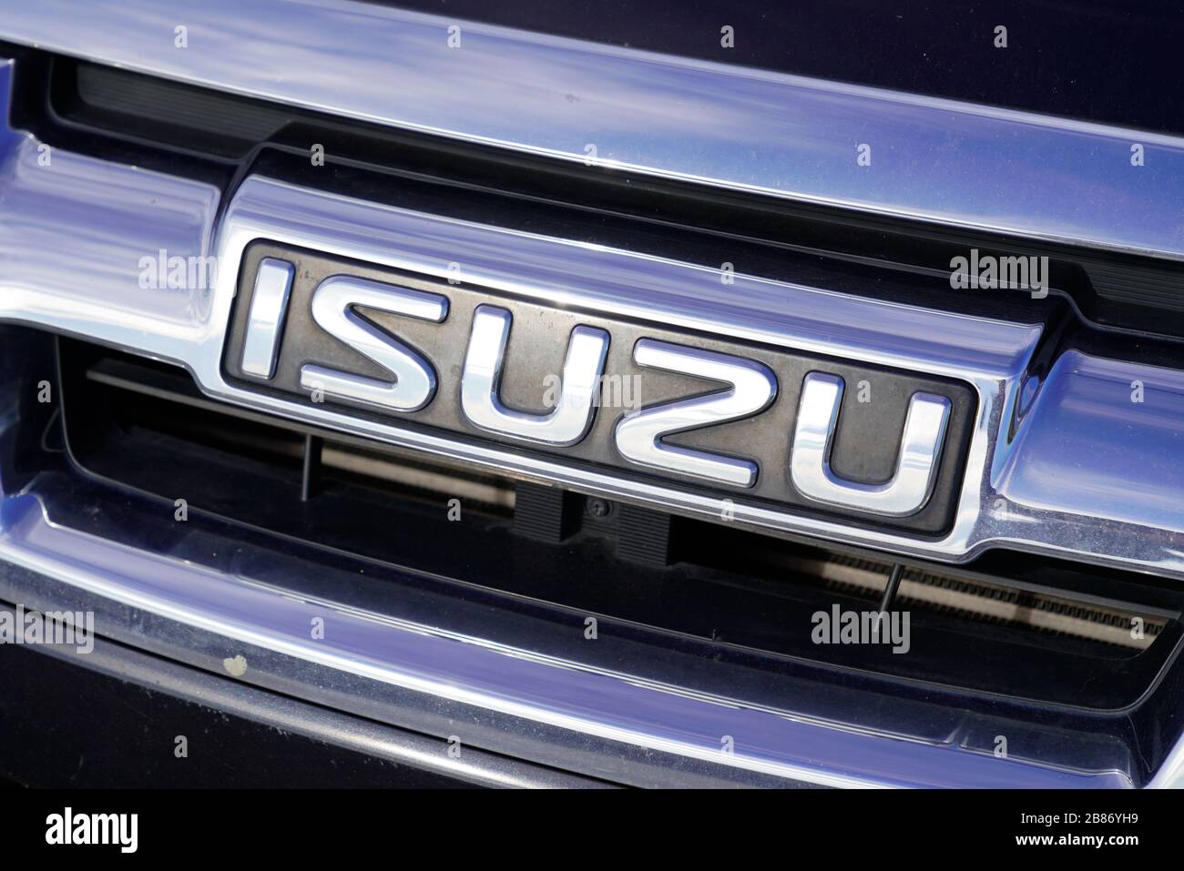 Isuzu logo hi-res stock photography and images - Alamy