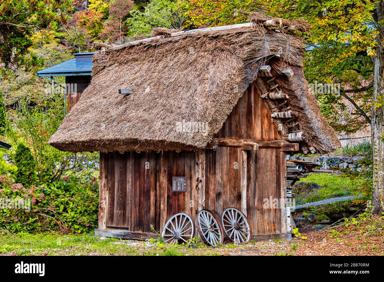 Traditional japanese hut hi-res stock photography and images - Alamy