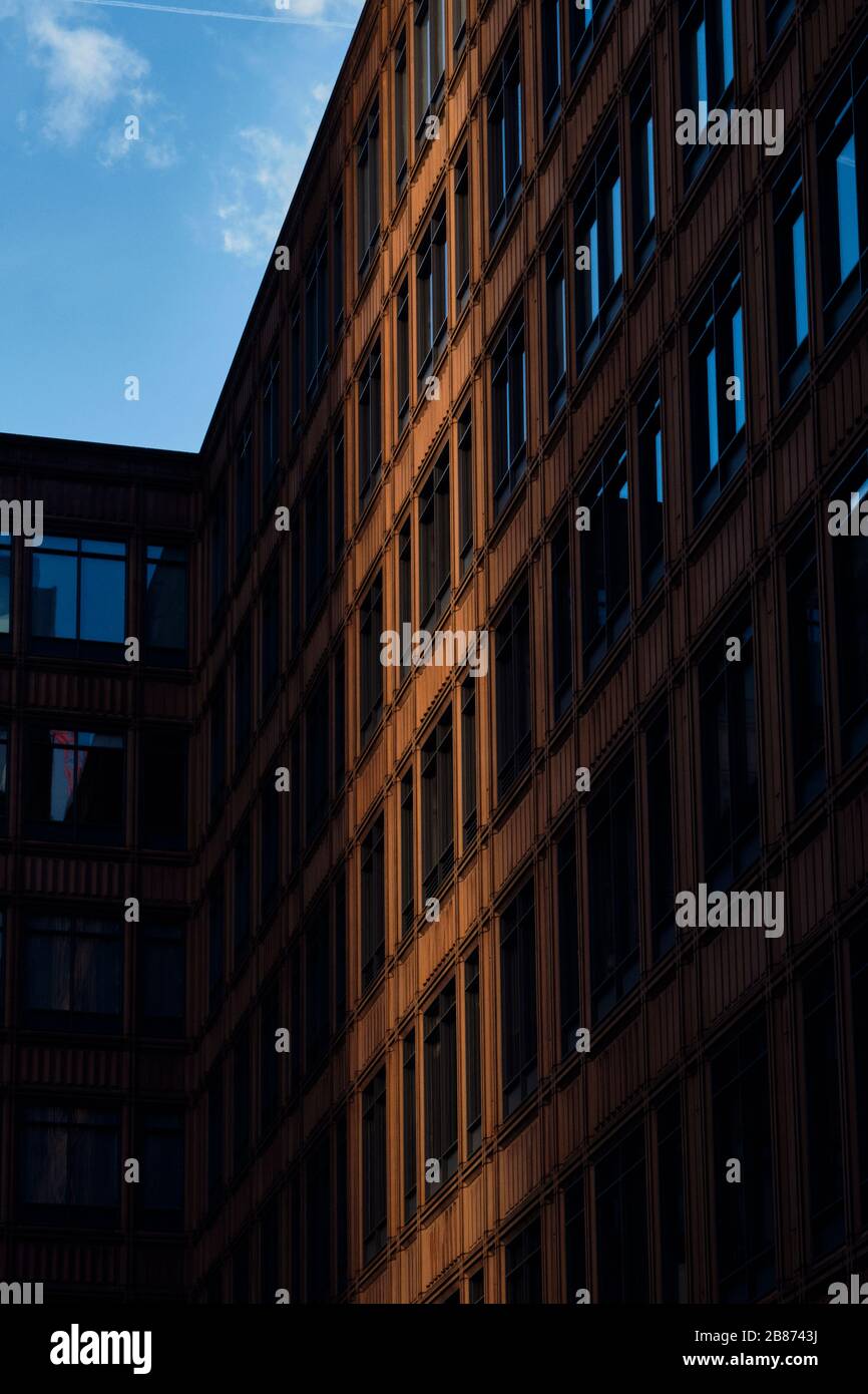 Building shadows london hi-res stock photography and images - Alamy