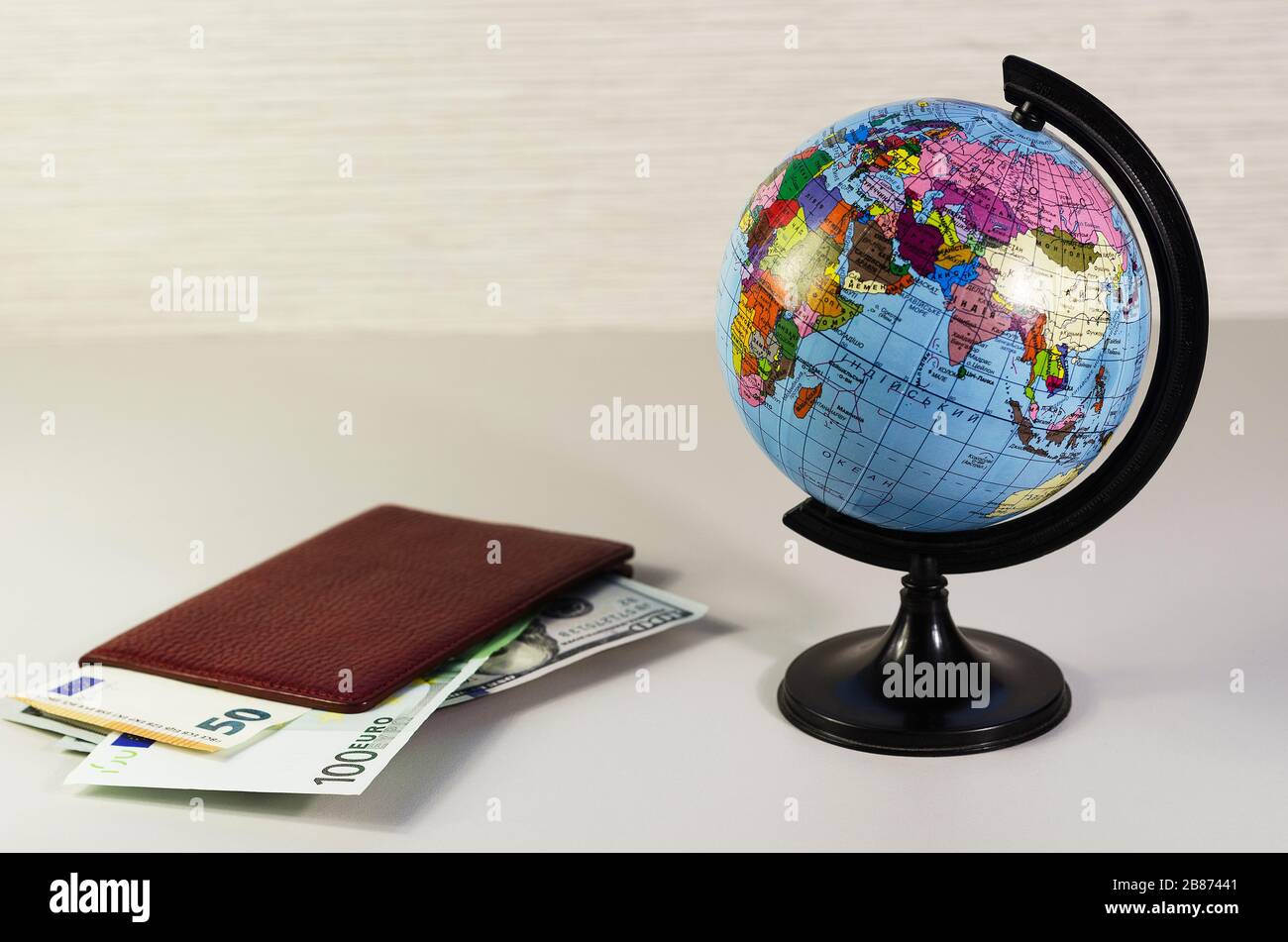 Globe money global business hi-res stock photography and images - Alamy