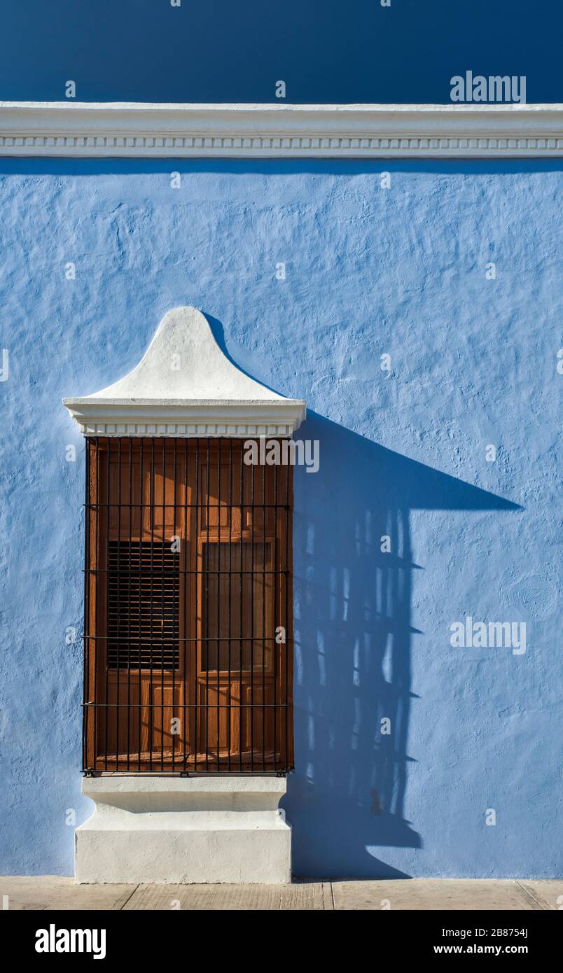 Window at Colonial Spanish house on Calle 14 in Campeche, Yucatan ...