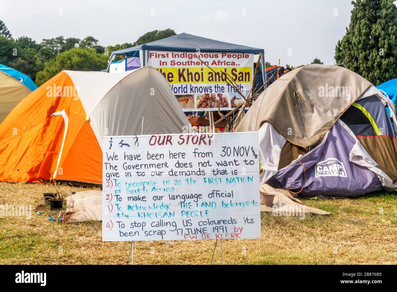 Khoisan hi-res stock photography and images - Alamy