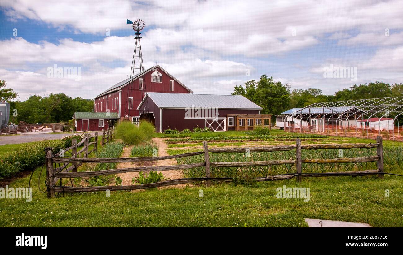 American Family farm, red barn Stock Photo - Alamy