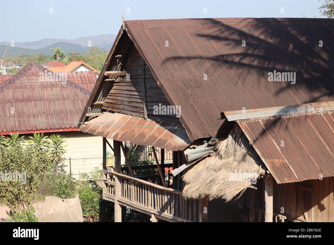 Laos houses homes hi-res stock photography and images - Alamy