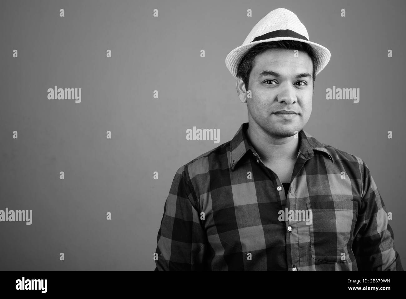 Portrait of Indian tourist man ready for vacation Stock Photo - Alamy