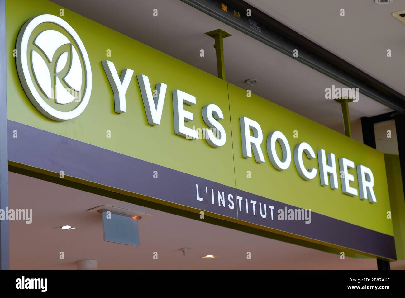 Yves Rocher Logo