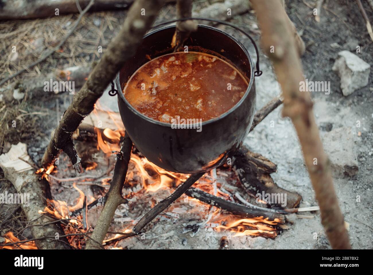 Campfire black family hi-res stock photography and images - Alamy