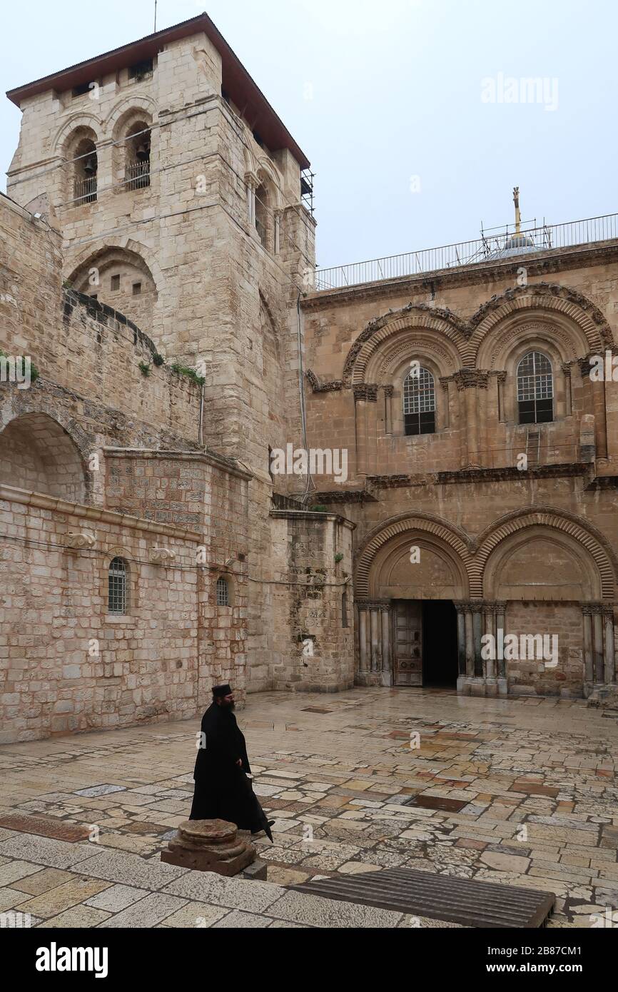 The parvis of the Church of the Holy Sepulchre in the Christian Quarter ...