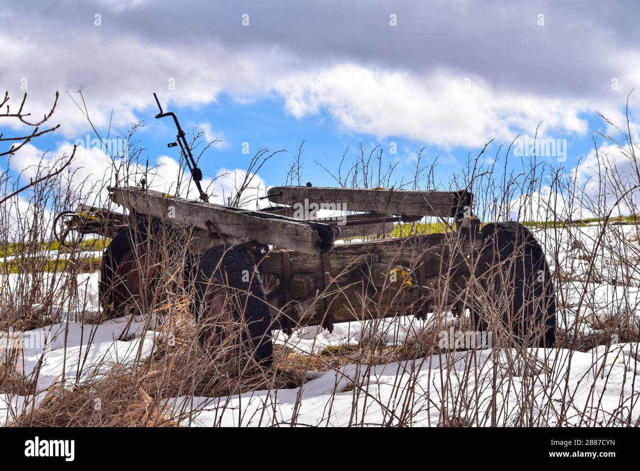 Broken wagon hi-res stock photography and images - Alamy