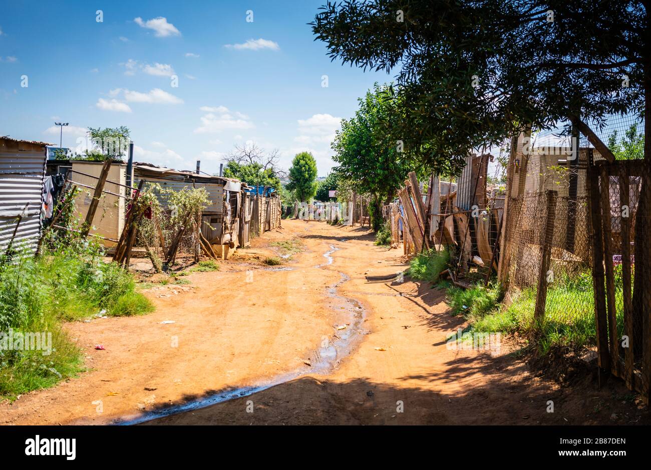 Soweto slums hi-res stock photography and images - Alamy