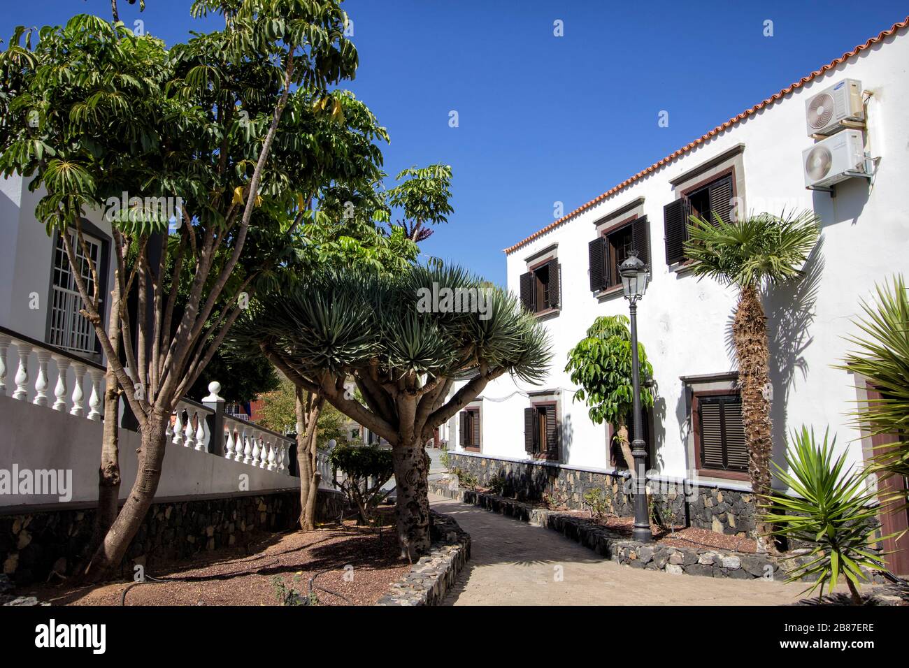 typical canary street in ancient town Stock Photo - Alamy