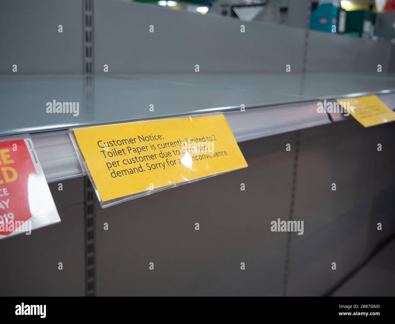 Supermarket sign limiting purchases hi-res stock photography and images ...