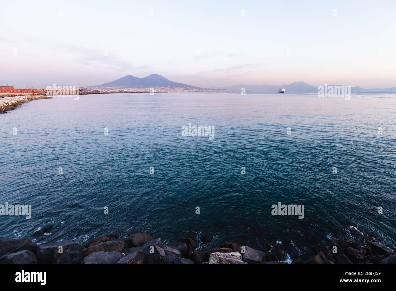 View of Mount Vesuvius and the gulf of Naples at sunset, Italy Stock ...