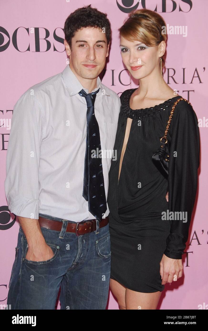 Jason Biggs and Lindsay Zir at the Victoria's Secret Fashion Show ...