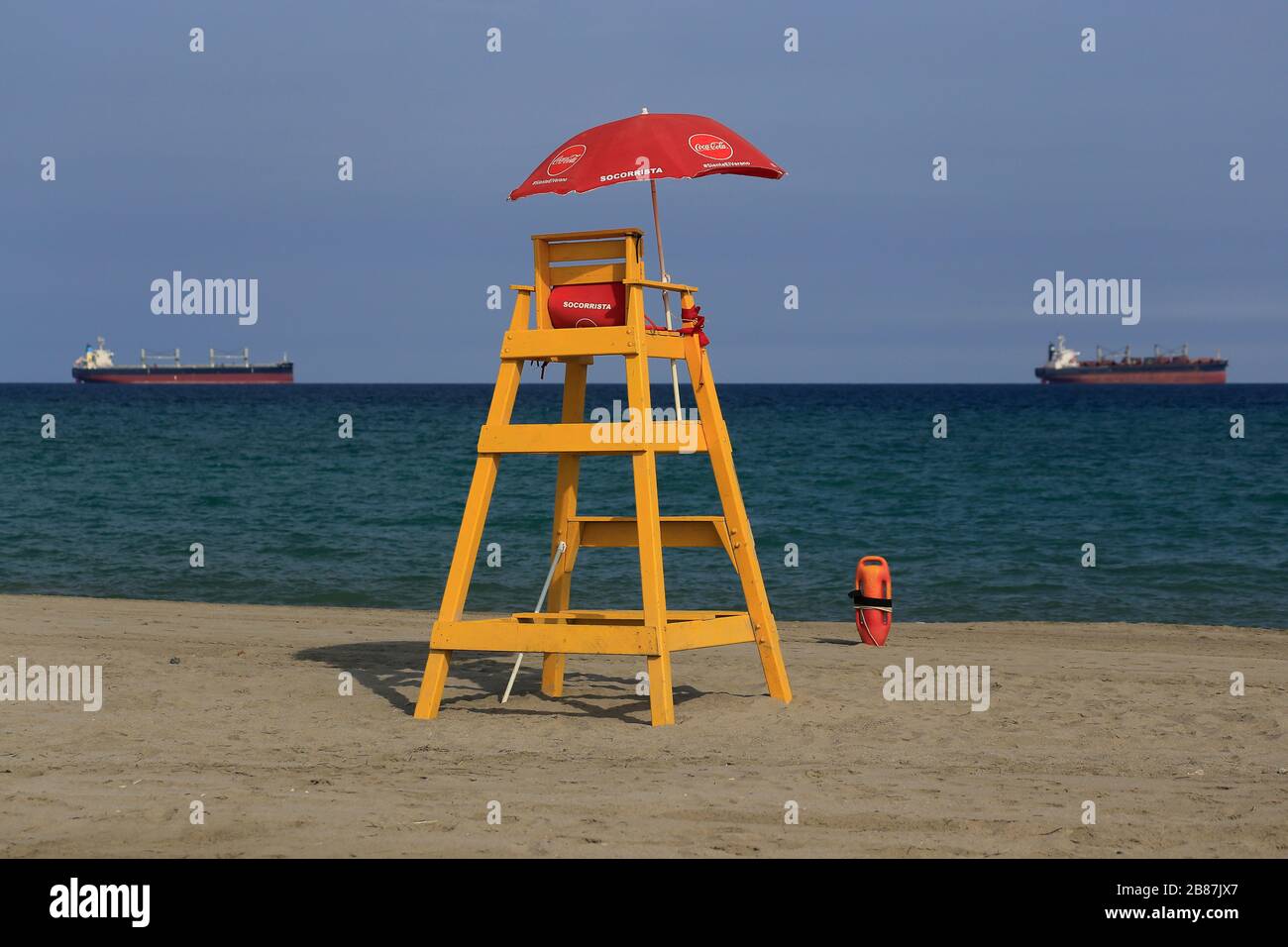 Lifeguards seat hi-res stock photography and images - Alamy