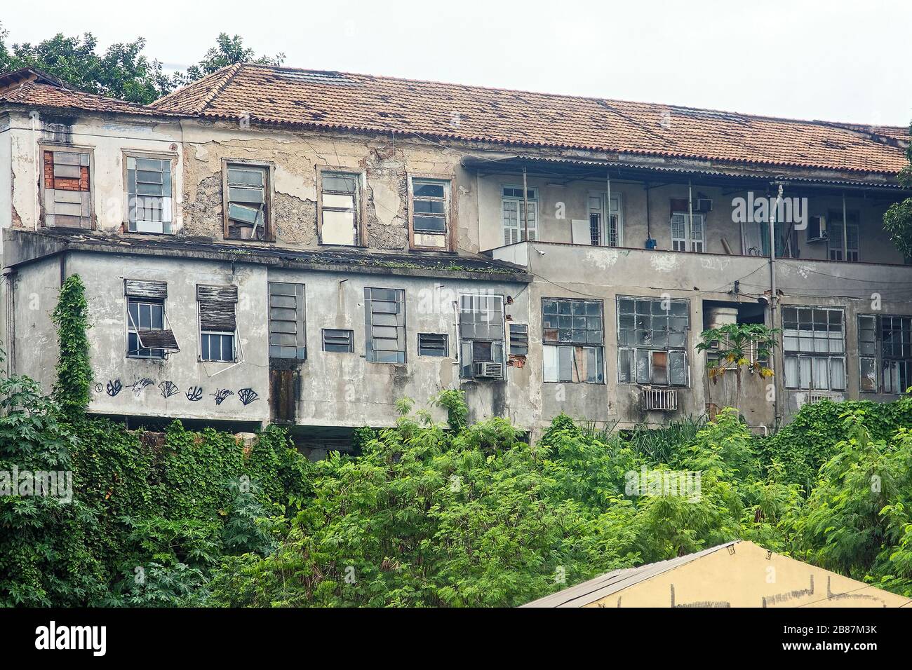 Low income housing hi-res stock photography and images - Alamy