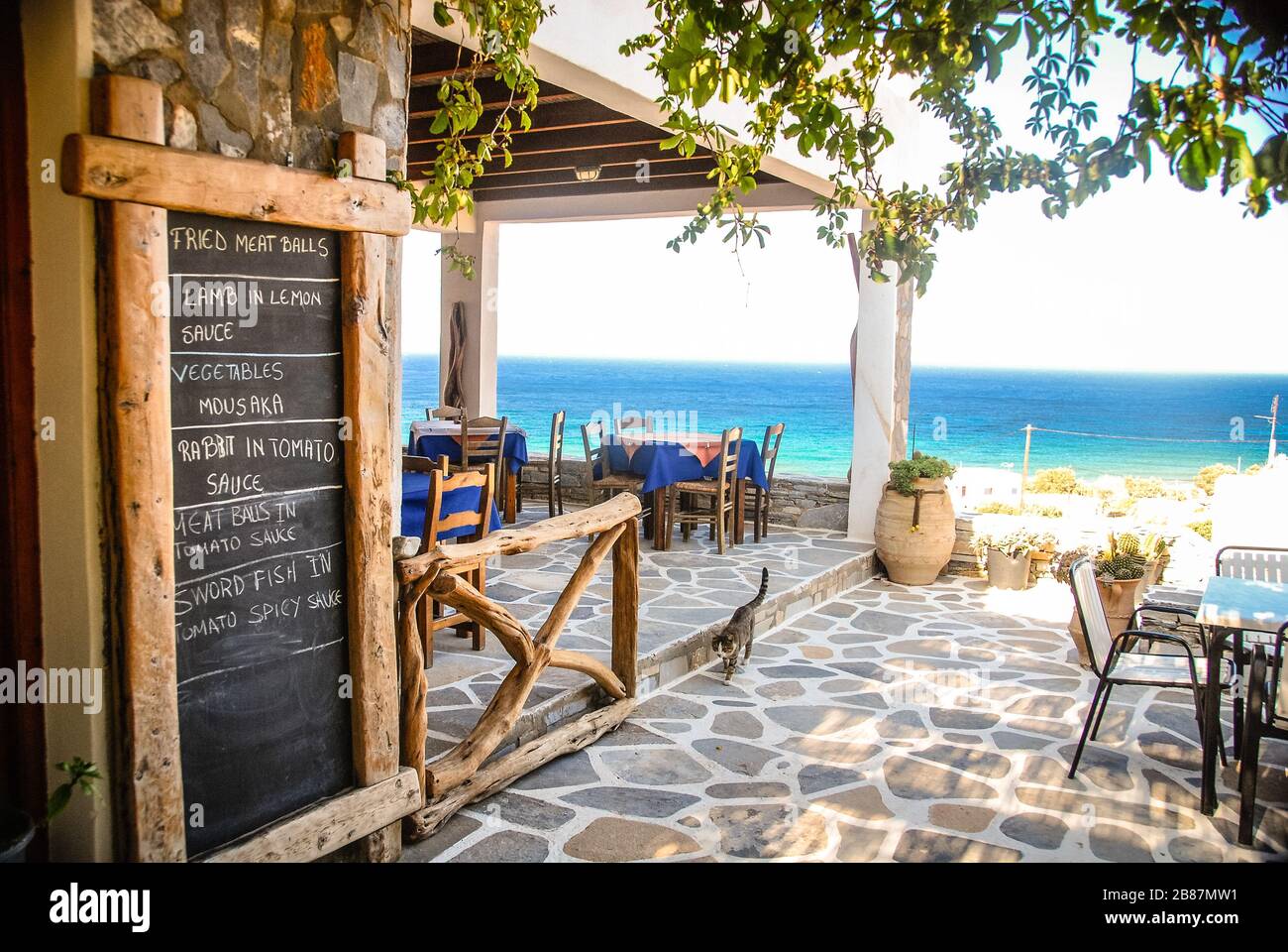 Greek taverna atmosphere hi-res stock photography and images - Alamy