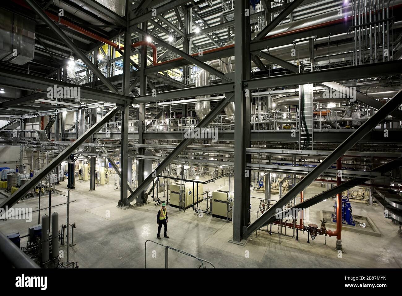 Lone worker hi-res stock photography and images - Alamy