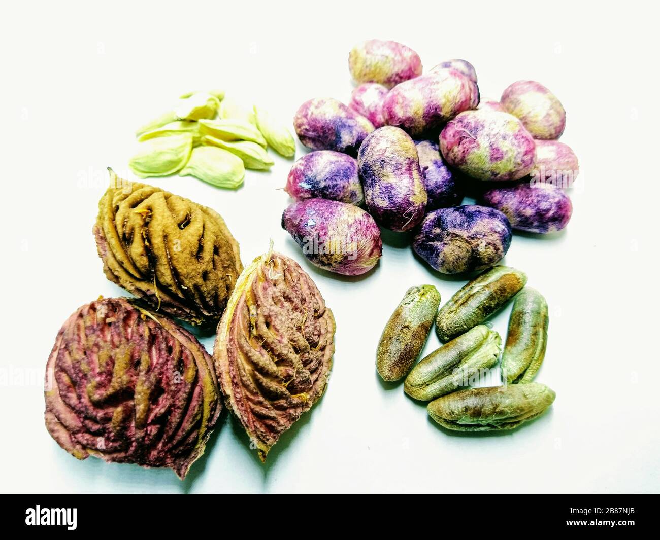 Mixed seeds pile isolated sunflower hi-res stock photography and images ...