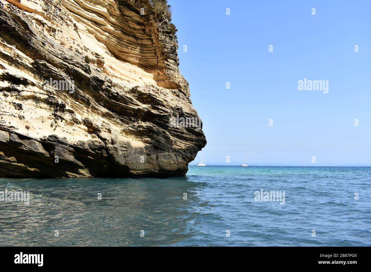 Very dramatic rock formation hi-res stock photography and images - Alamy