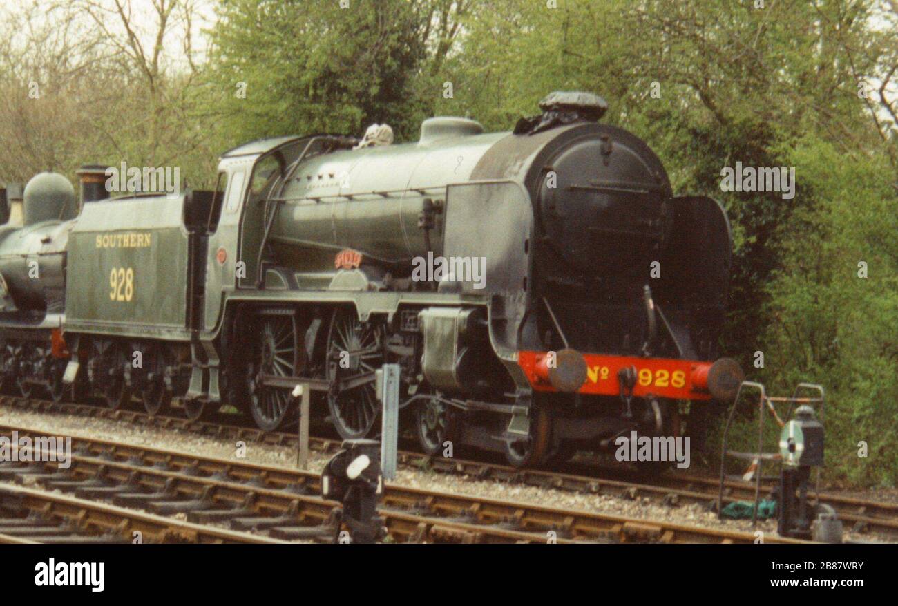 Schools class locomotive hi-res stock photography and images - Alamy