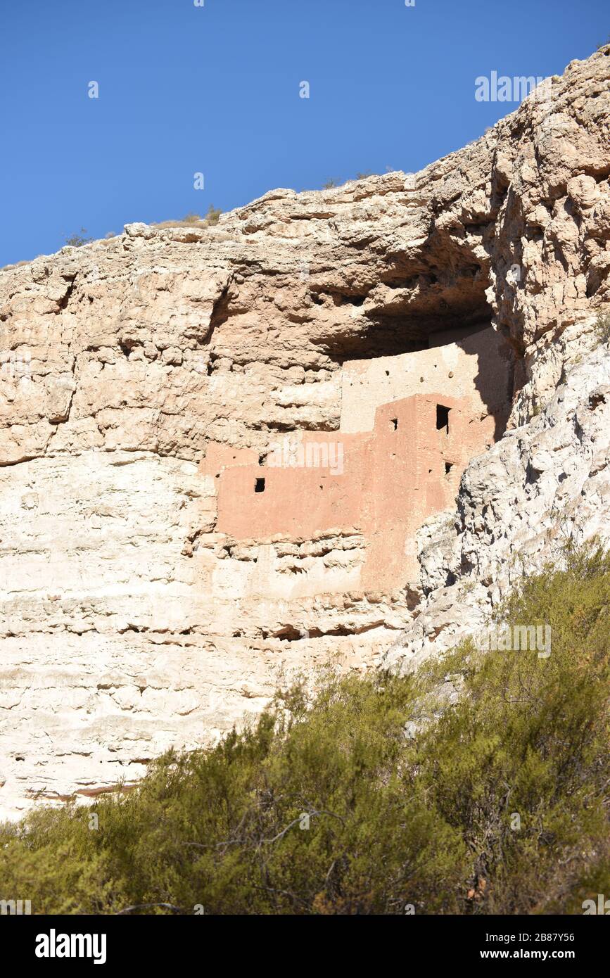 Native american cliff dwelling hi-res stock photography and images - Alamy