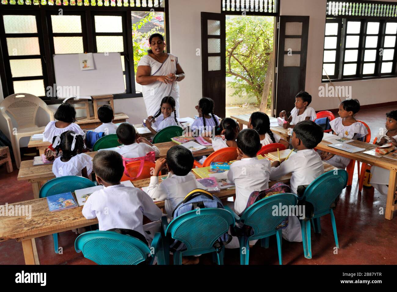 Sri Lanka, Mirissa, Dhammikagiri Viharaya buddhist temple, Sunday ...