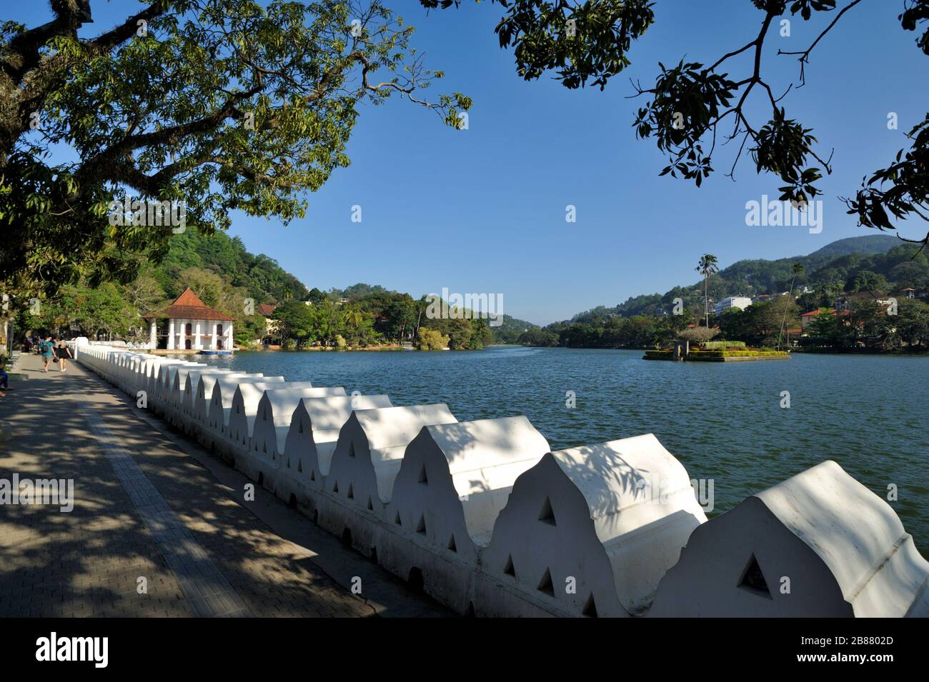 Kandy lake hi-res stock photography and images - Alamy