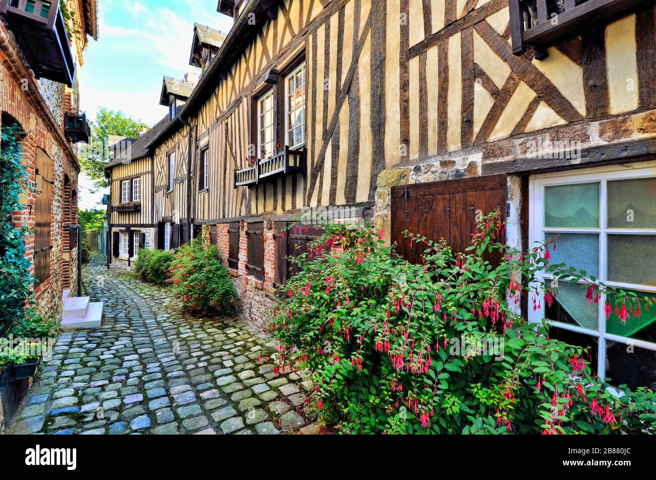 Medieval building in honfleur hi-res stock photography and images - Alamy