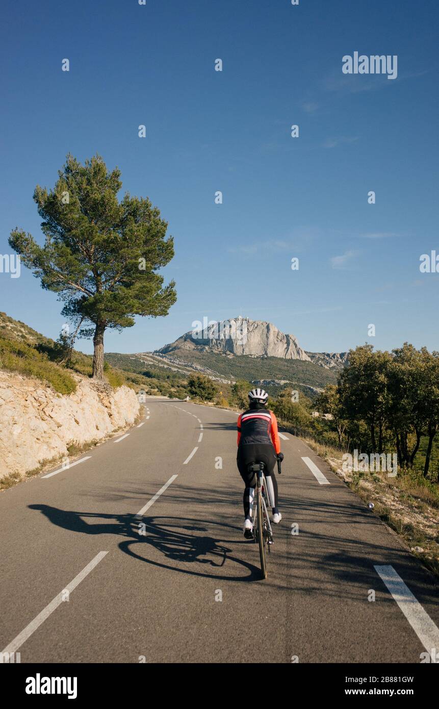 Us female cyclist hi-res stock photography and images - Alamy
