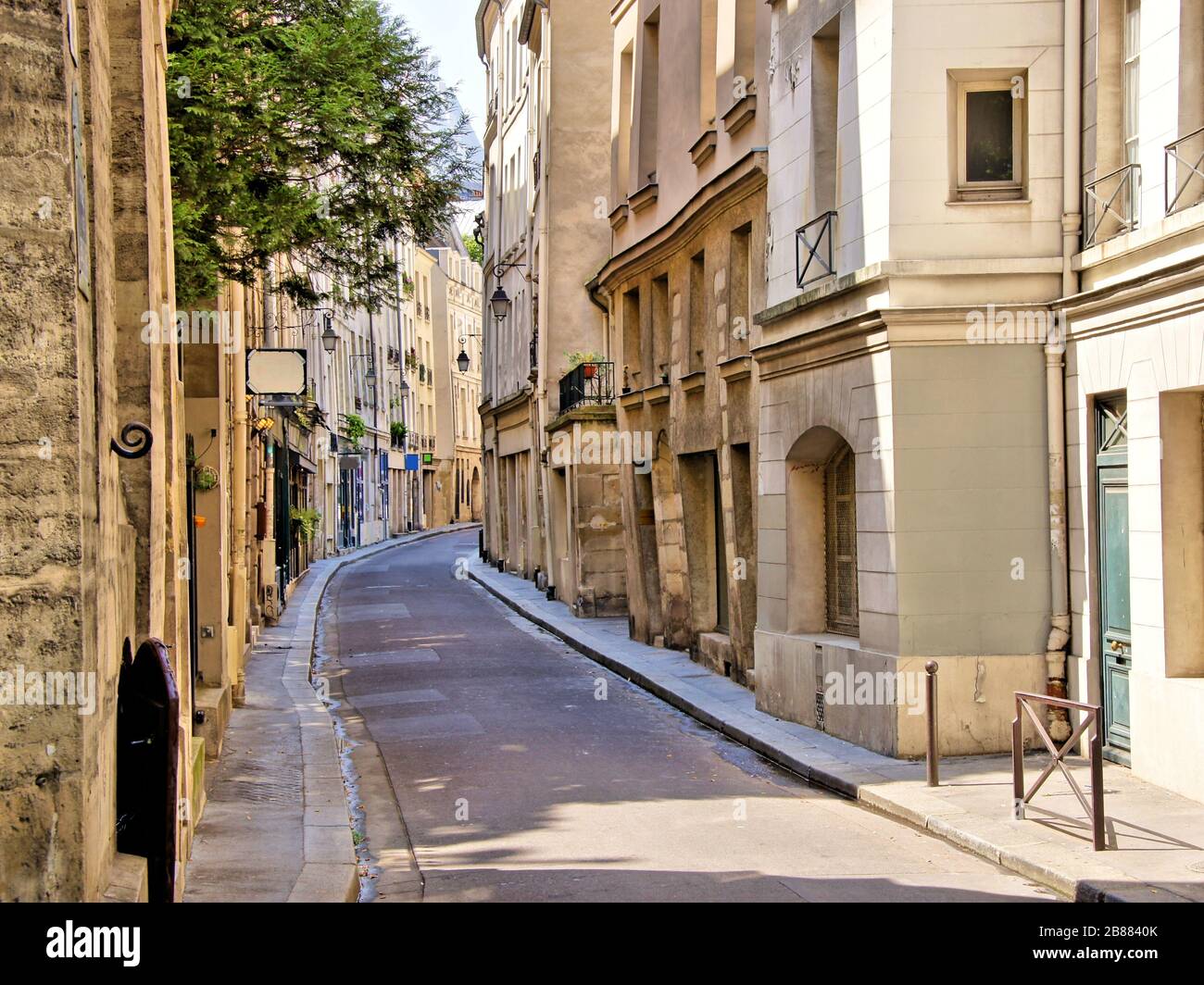 Beautiful street in paris hi-res stock photography and images - Alamy