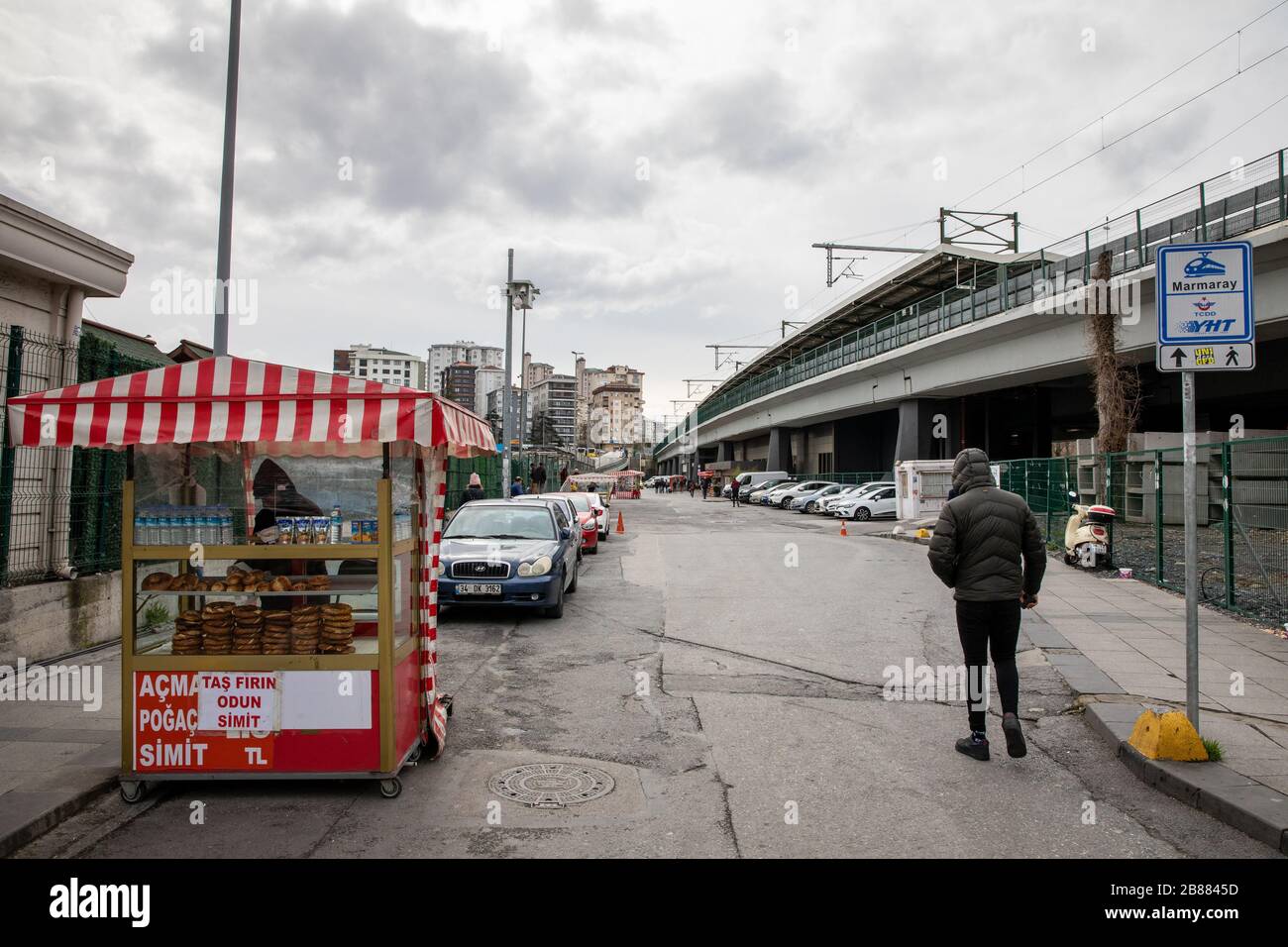 Bus stop istanbul hi-res stock photography and images - Alamy