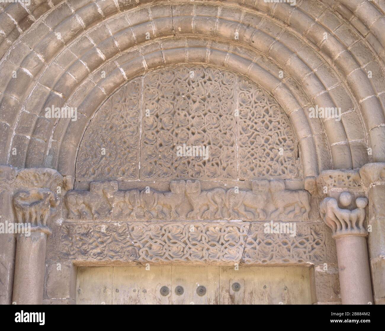 Tímpano románico hi-res stock photography and images - Alamy