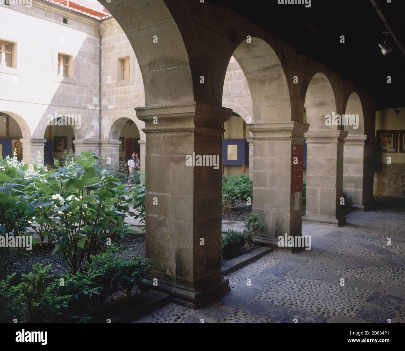 INTERIOR - CLAUSTRO DE TRADICION HERRERIANA - S XVII. Location ...