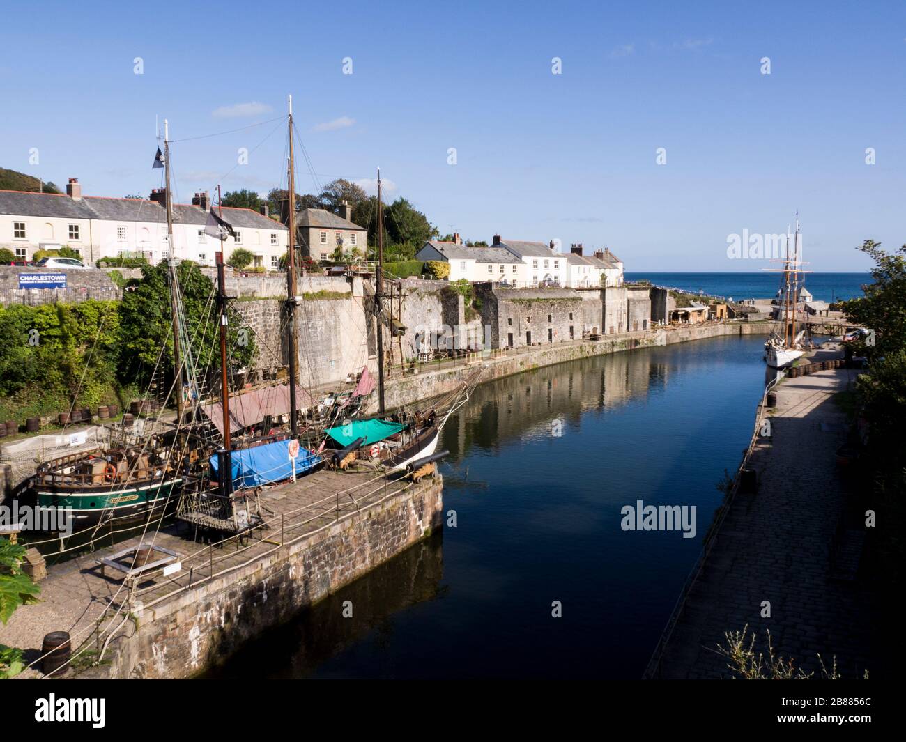 Tall ships charlestown cornwall hi-res stock photography and images - Alamy