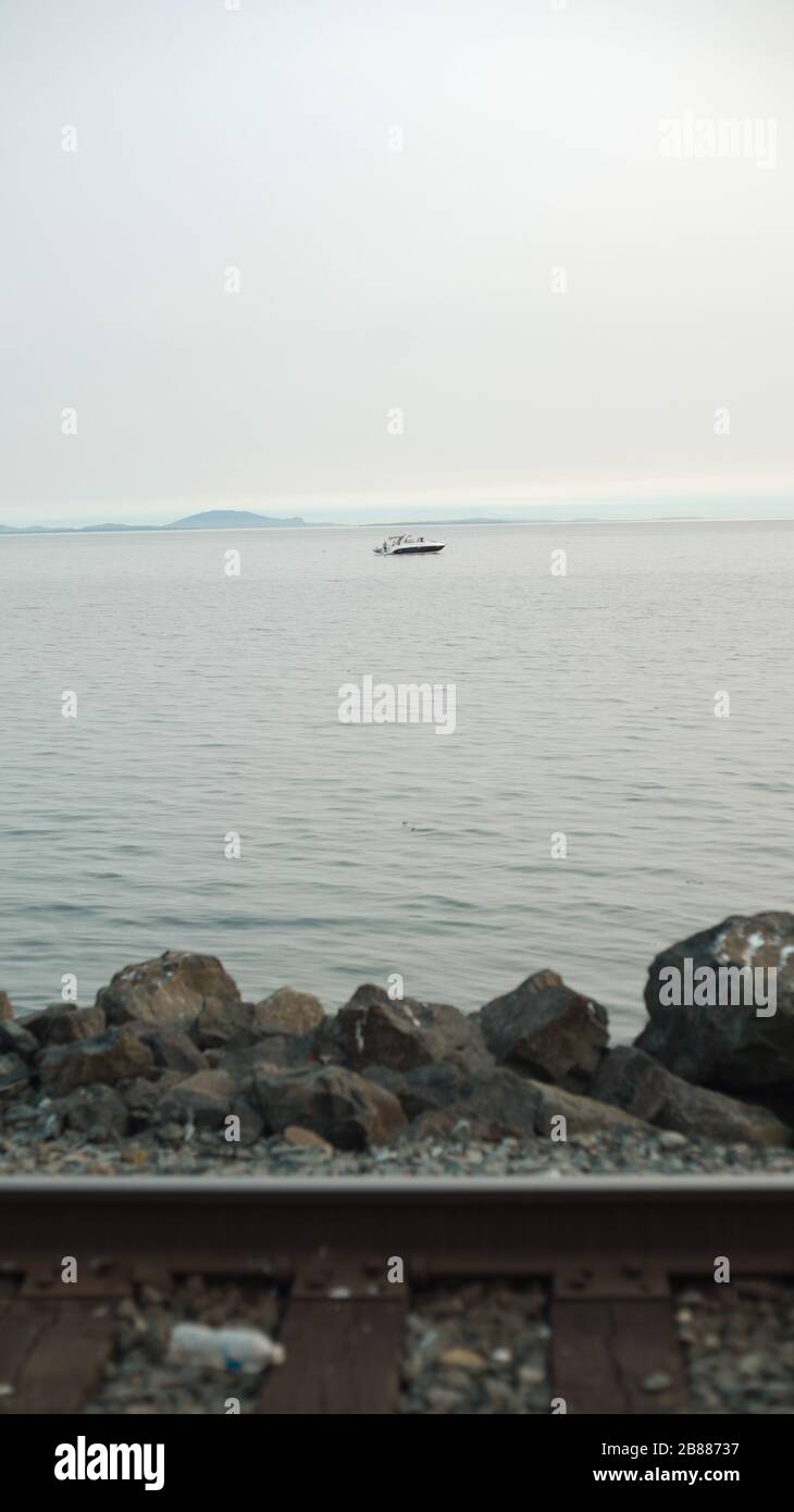 White rock ocean horizon view in British Columbia Stock Photo - Alamy