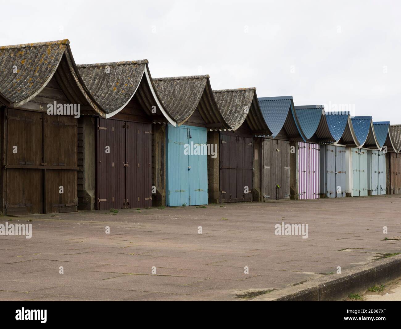 Beach huts along the promenade between Mablethorpe and Sandilands ...