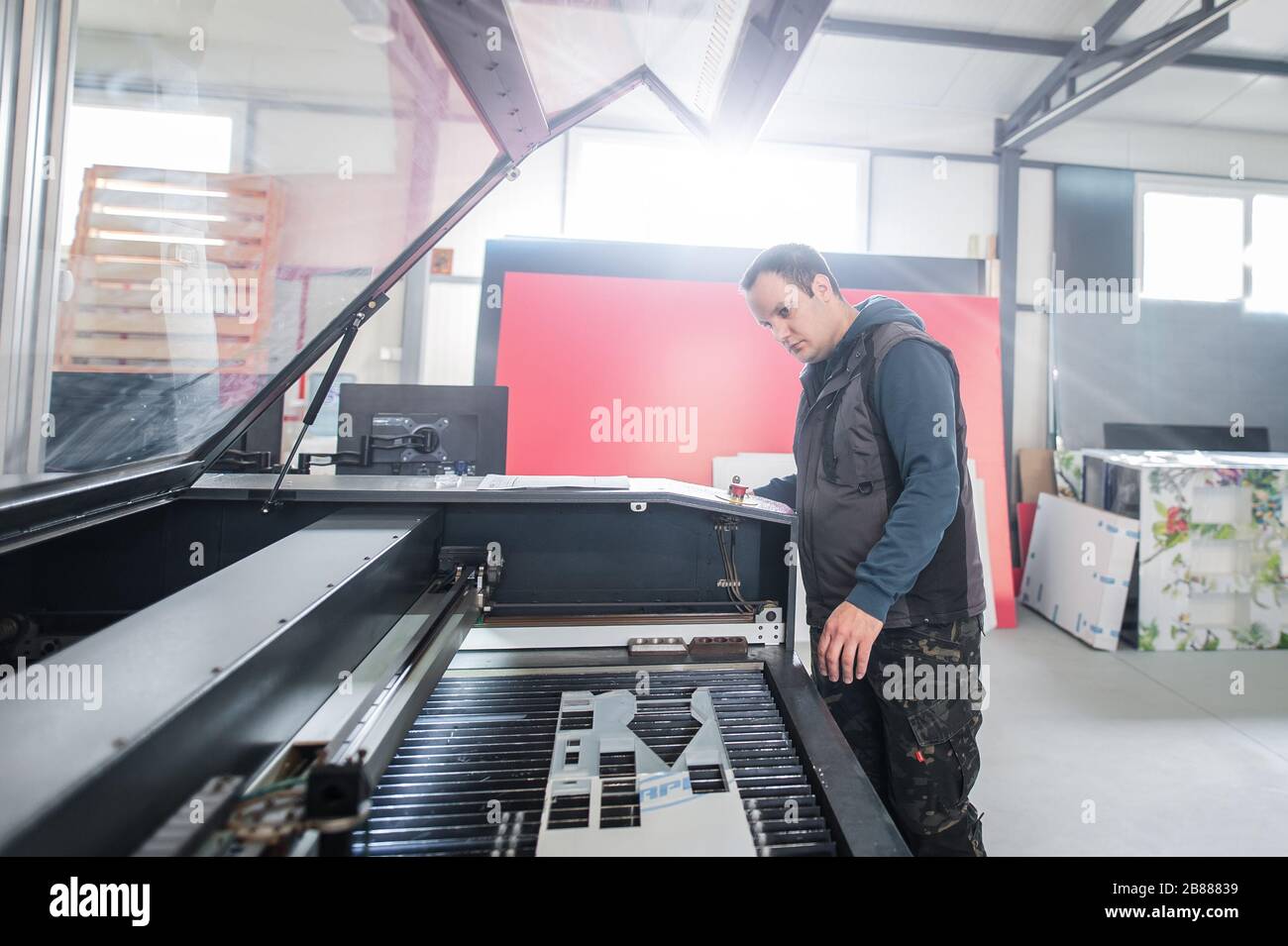 Numerical control machine tool hi-res stock photography and images - Alamy