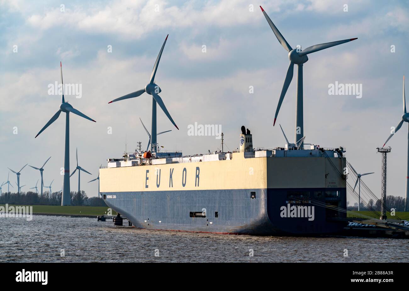 Vehicle transporter MORNING CARA in the Ems estuary, VW plant, Emden ...